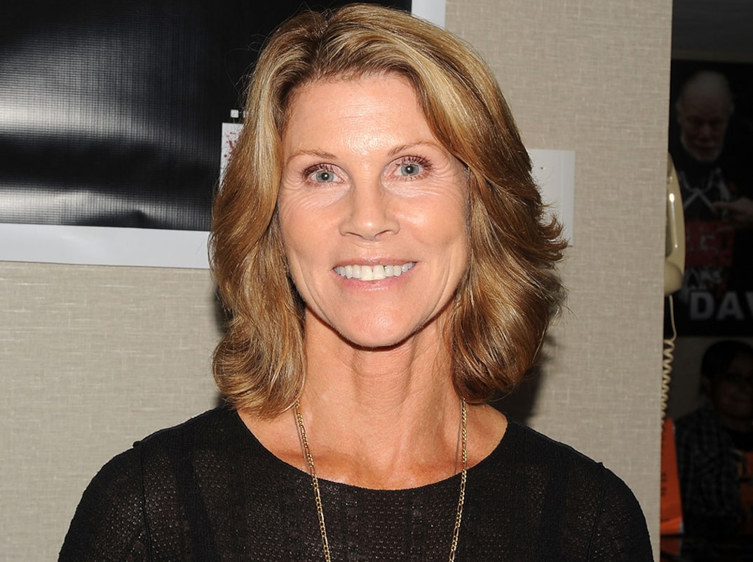 What is Leah Ayres doing now? Husband, Net Worth, Family