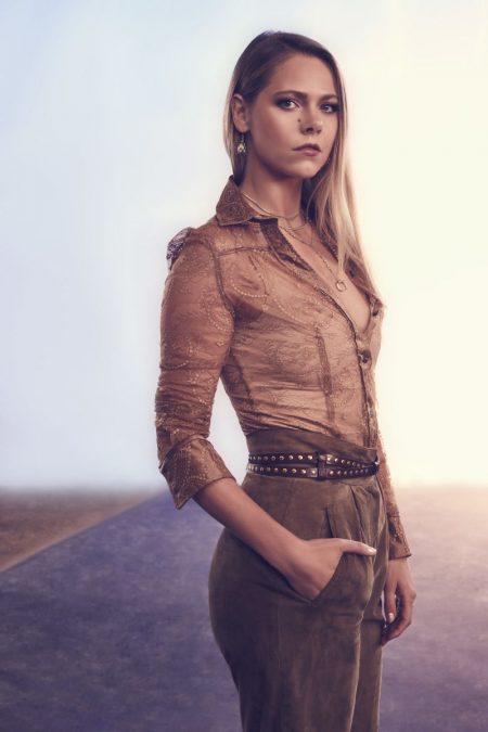 Lily Cowles' Wiki: Height, Family, Net Worth, Dating, Biography