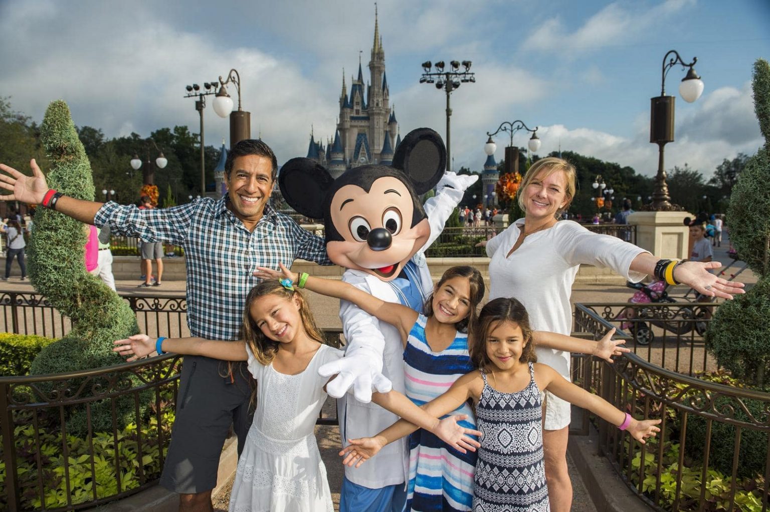 Who is Sanjay Gupta's wife? Rebecca Olson Gupta's Wiki