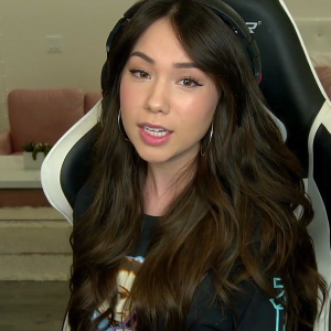 Youtuber & Twitch streamer QuarterJade: Age, Boyfriend, Wiki