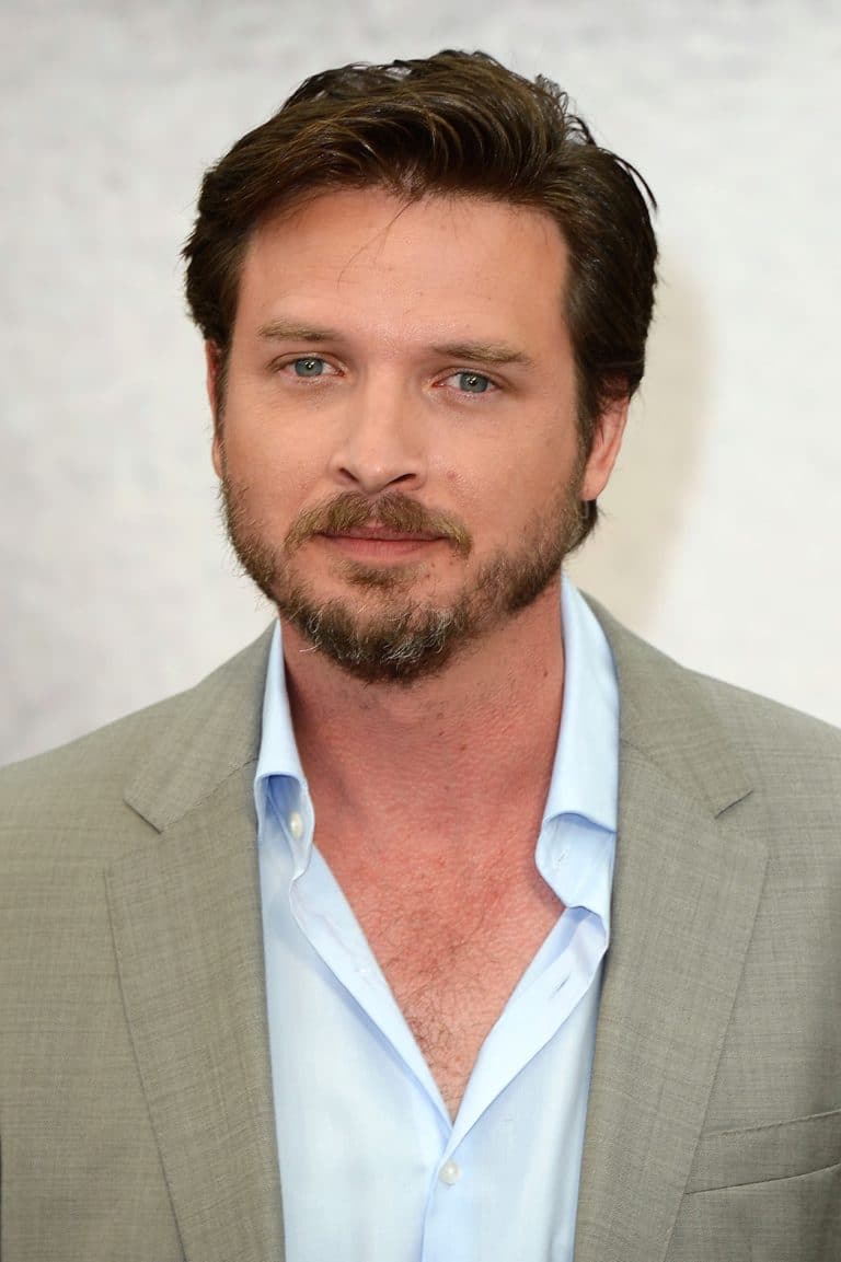 Aden Young's Biography: Wife, Height, Net Worth, Children