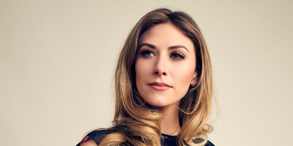 Perry Mattfeld's Wiki, Husband, Net Worth - She's NOT Blind