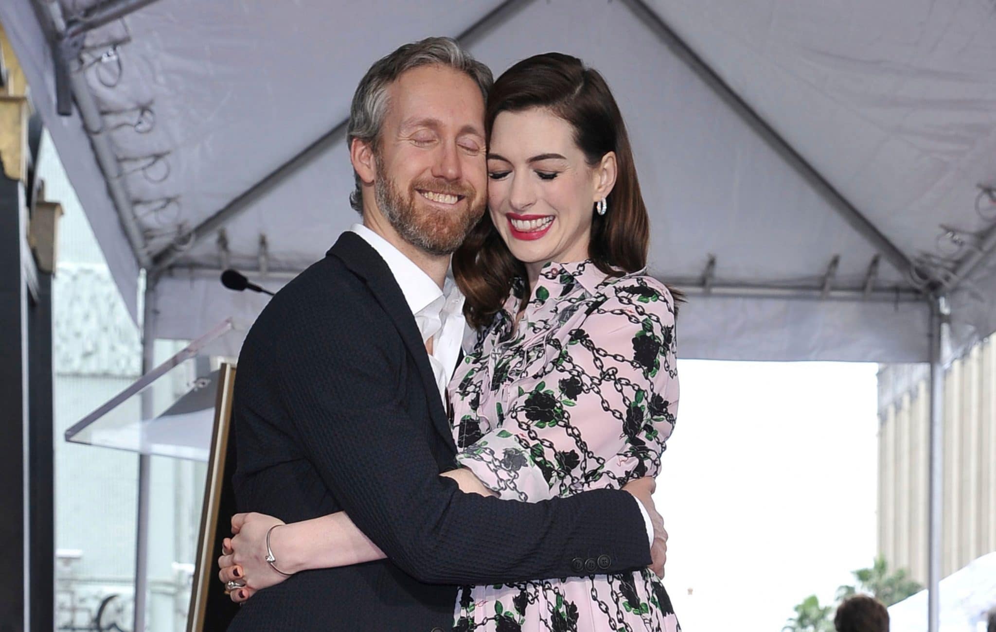 Quanto è ricco il marito di Anne Hathaway, Adam Shulman? Wiki