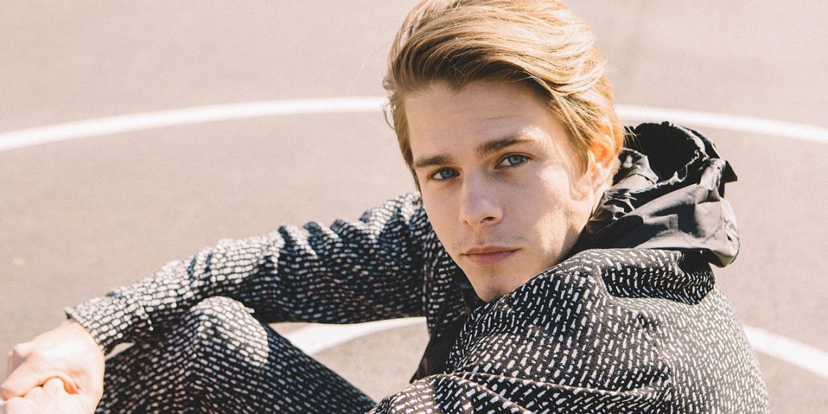 Jake Manley's Wiki (aka Fisher Webb on iZombie) Age, Parents