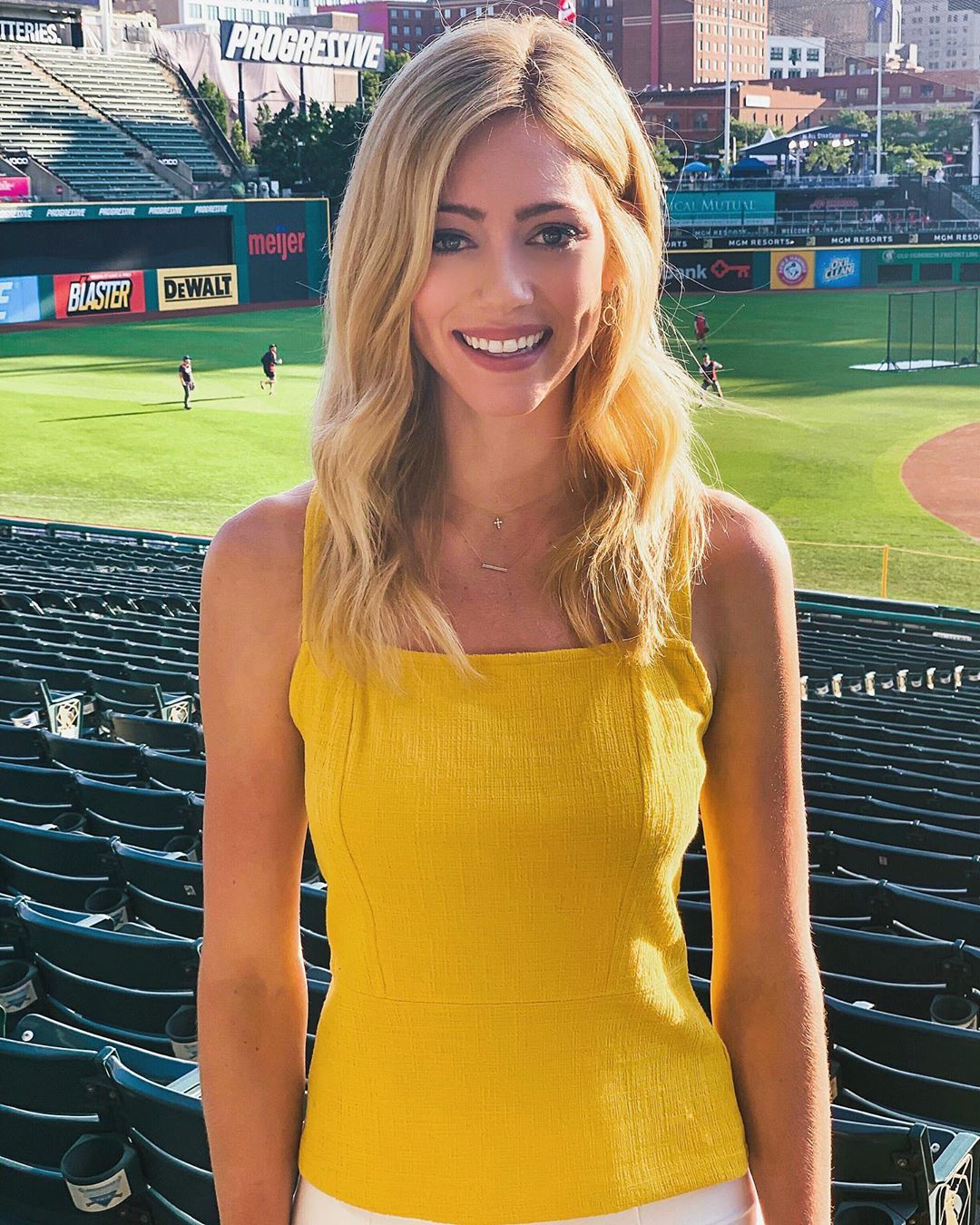 Abby Hornacek (Fox News) Wiki: Age, Eye Injury, Height, Salary