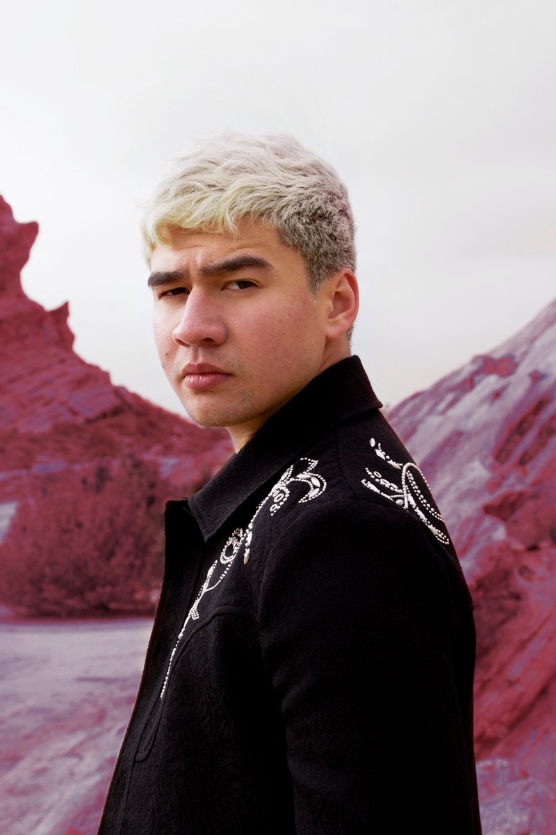 Who is Calum Hood? Age, Tattoo, Girlfriend, Net Worth, Biography