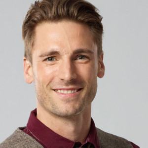 Andrew Walker's Biography: Net Worth, Wife, Family, Children