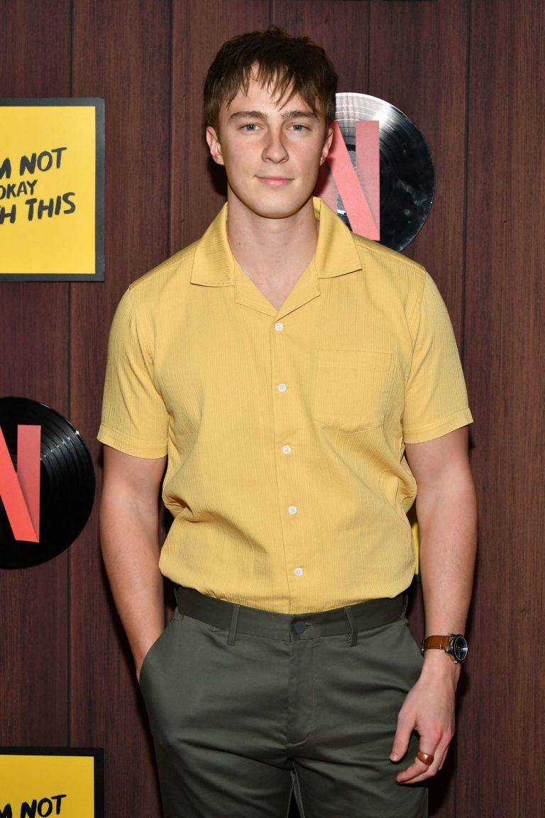 Drew Starkey's Biography: Age, Height, Wife, Net Worth, Family