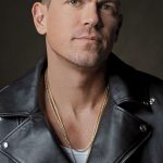 La biographie de Steve Howey – Sarah Shahi (épouse), taille, fortune.