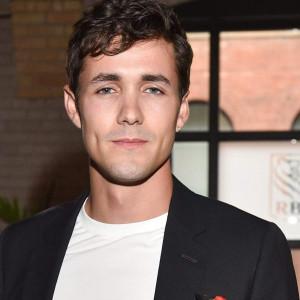 Details About Jonah Hauer-King: Age, Girlfriend, Net Worth, Wiki