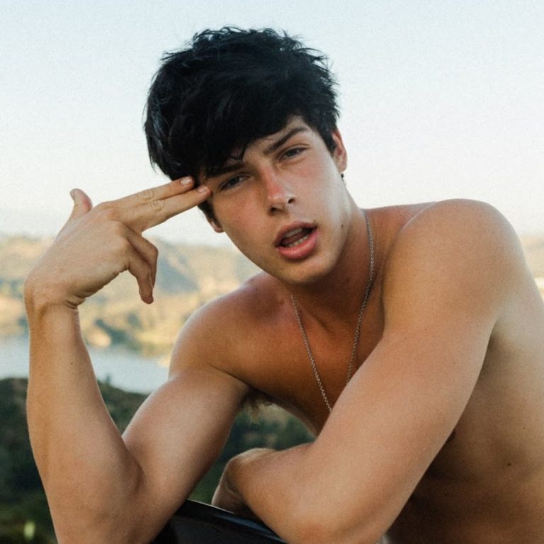Who is TikTok star Blake Gray? Height, Net Worth, Girlfriend, Wiki