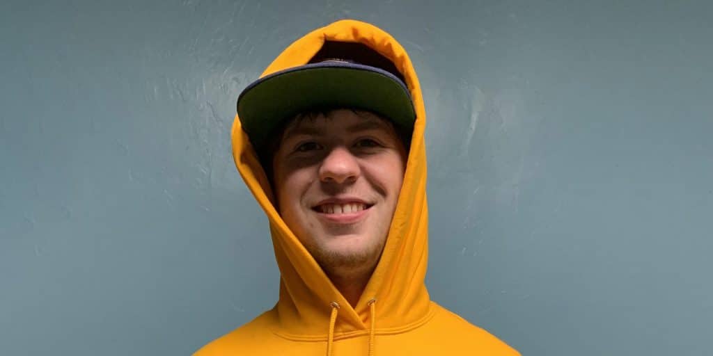 Poofesure's Biography: Real Name, Face, Net Worth, Girlfriend