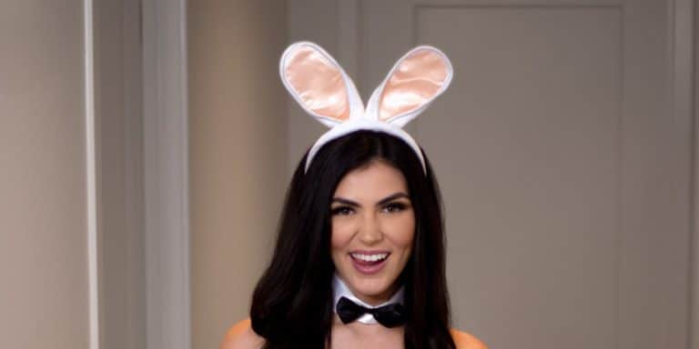 All About Mikaela Pascal: Age, Boyfriend Jack O'Shea, Net Worth