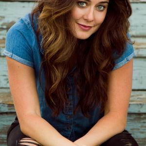 Manon Mathews' Wiki: Boyfriend, Net Worth, Family, Education