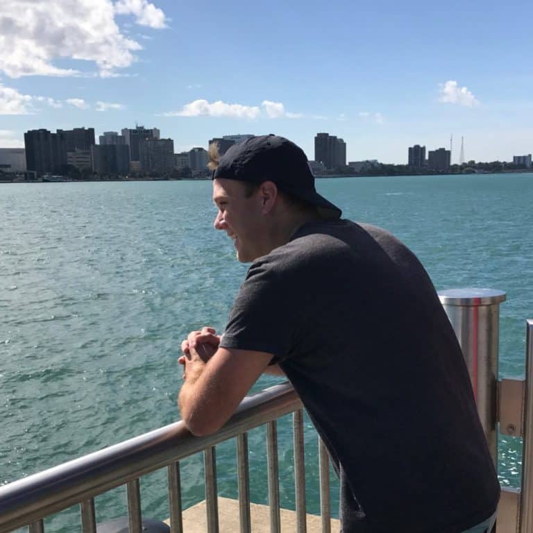 Poofesure's Biography: Real Name, Face, Net Worth, Girlfriend