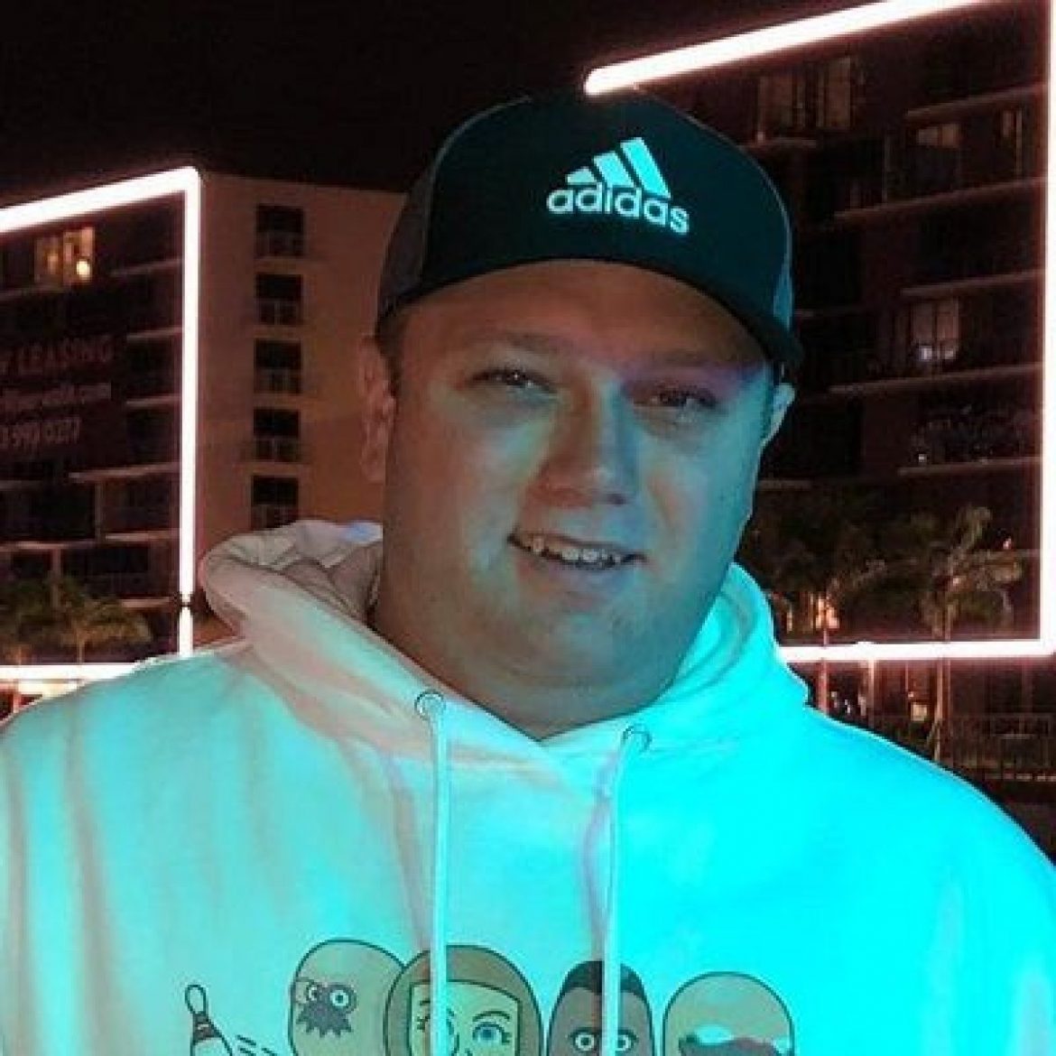 Poofesure's Biography: Real Name, Face, Net Worth, Girlfriend