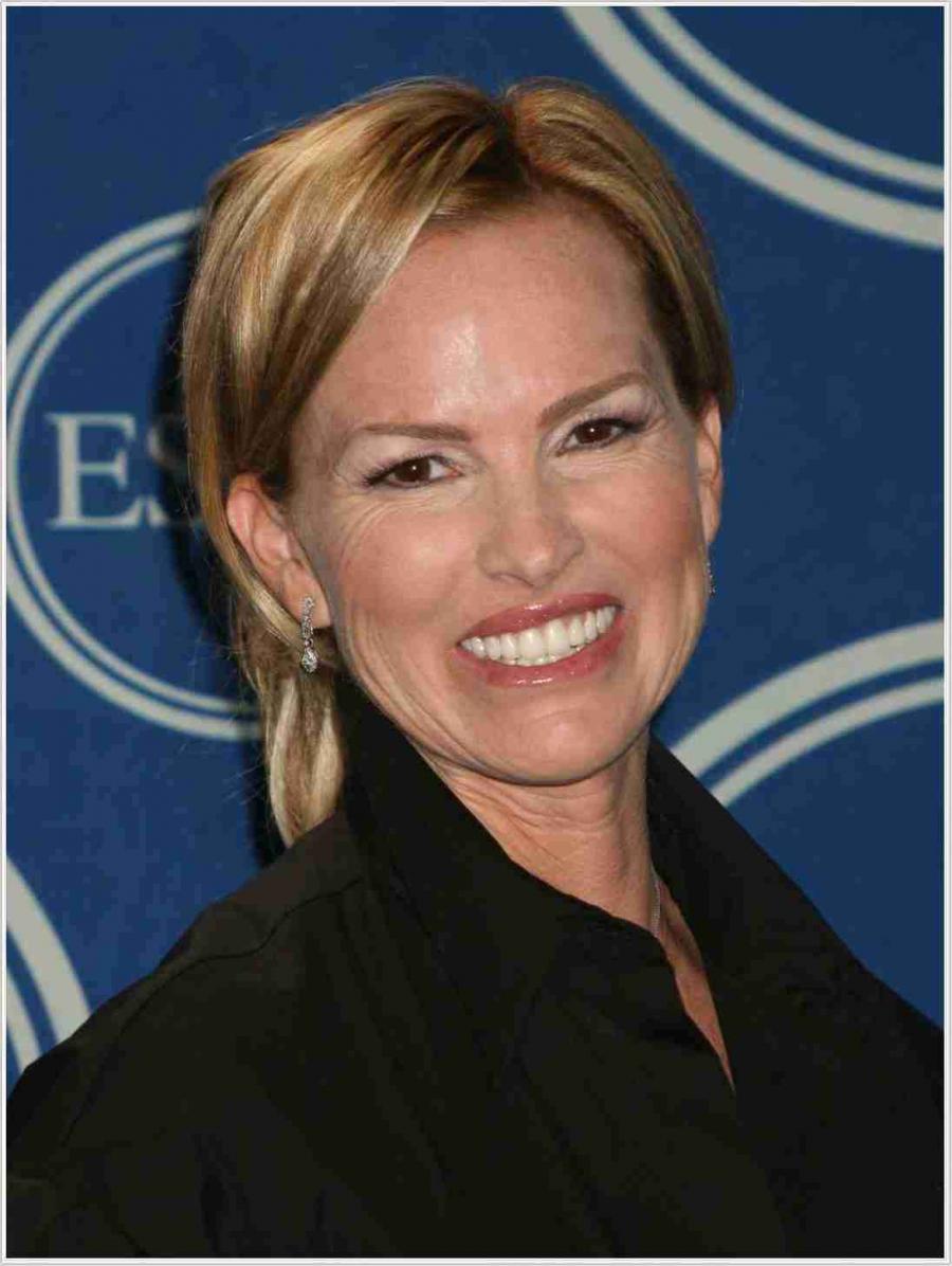 The Untold Truth About Wayne Gretzky's Wife - Janet Jones