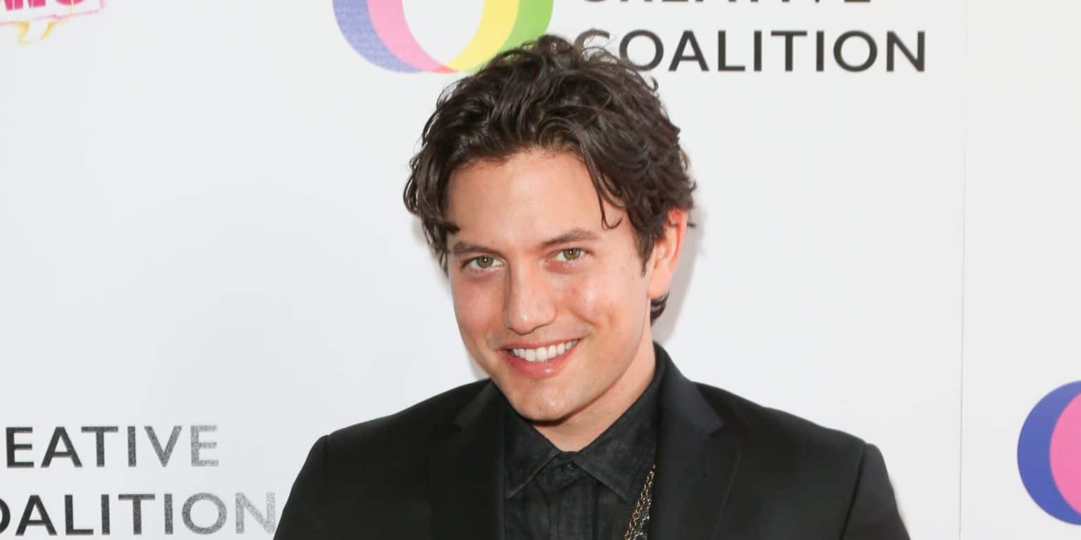 Who is Jackson Rathbone aka Jasper Hale on Twilight? Biography