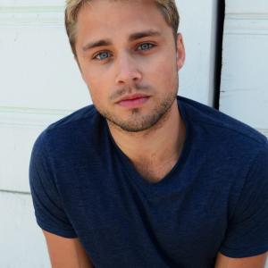 Max Lloyd-Jones' Biography: Age, Height, Net Worth, Girlfriend