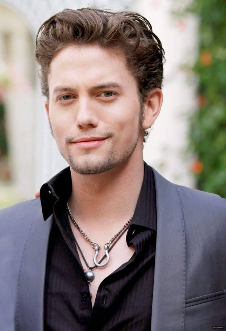 Who is Jackson Rathbone aka Jasper Hale on Twilight? Biography