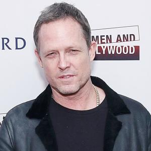 Dean Winters' Net Worth, Partner, Wife, Height, Age - Biography