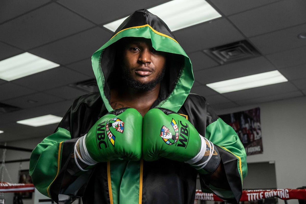 Who is boxer Viddal Riley? Age, Weight, Net Worth, Family, Wife