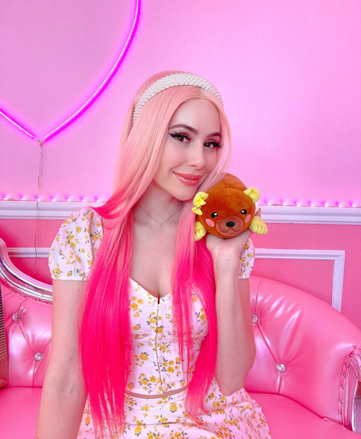 Who is YouTuber Leah Ashe (Roblox)? Age, Net Worth, Real Name