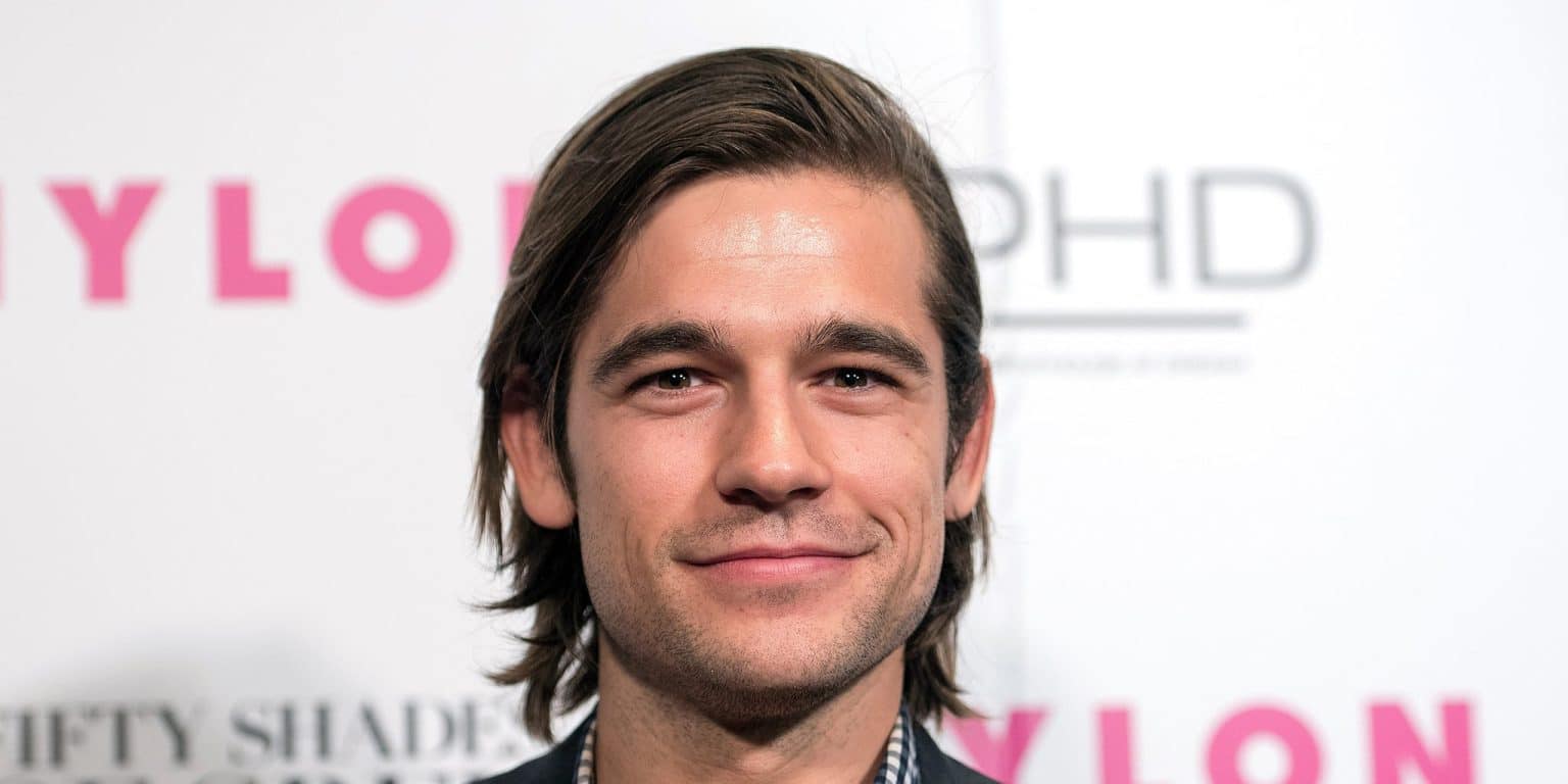 The Untold Truth About Rachel Brosnahan's Husband Jason Ralph