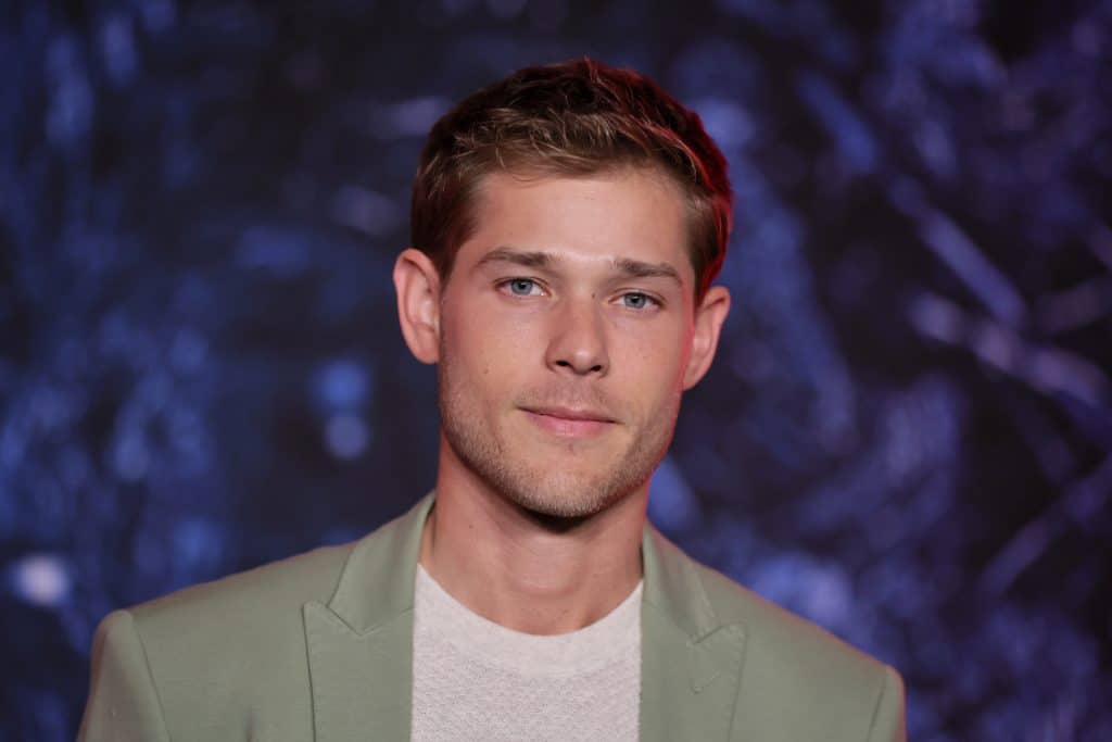 About Mason Dye (“Stranger Things”): Age, Girlfriend, Net Worth