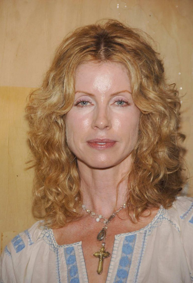 What is Bruce Springsteen's first wife, Julianne Phillips doing now?