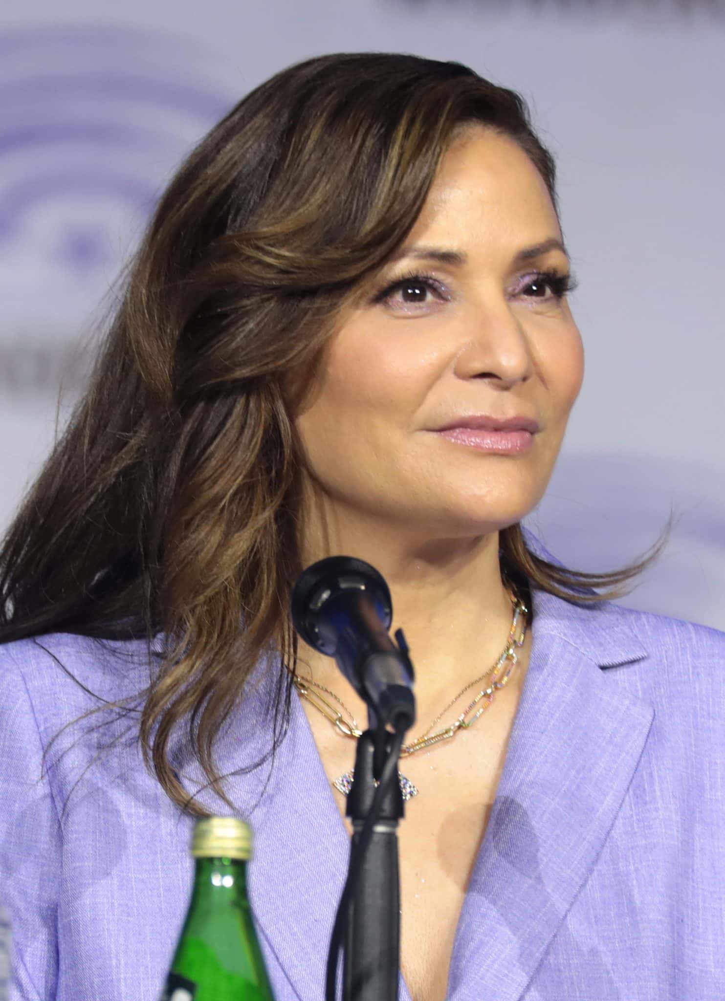 Su Constance Marie: conosciuta come Angie Lopez nella serie George Lopez.
