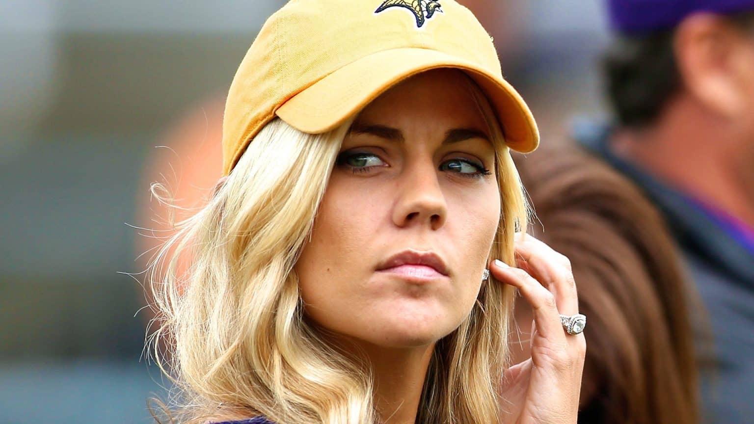 What happened to Samantha Ponder? Husband, Children, Salary