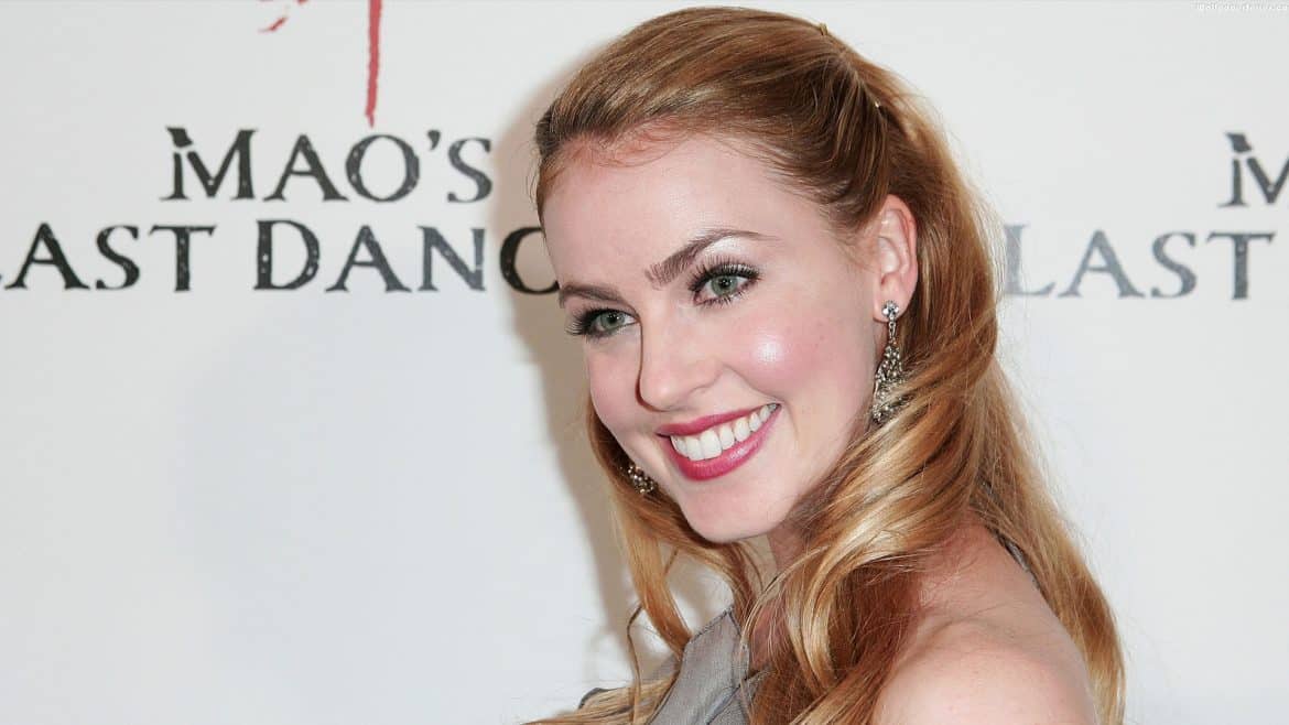 What is Amanda Schull (aka Katrina Bennett in “Suits”) doing now?