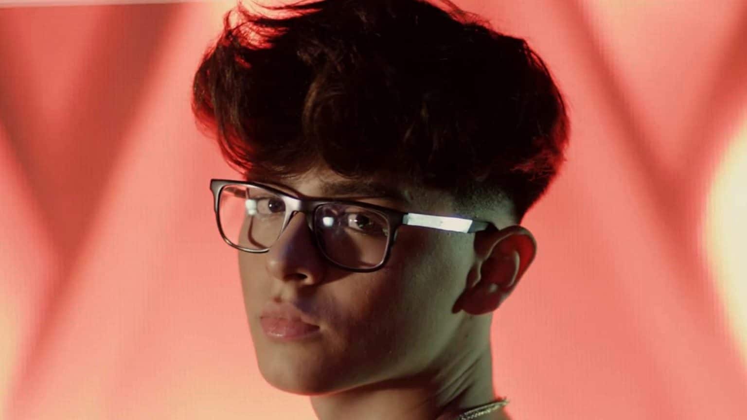 Who Is Chilean Singer Max Valenzuela? Relationship, Net Worth